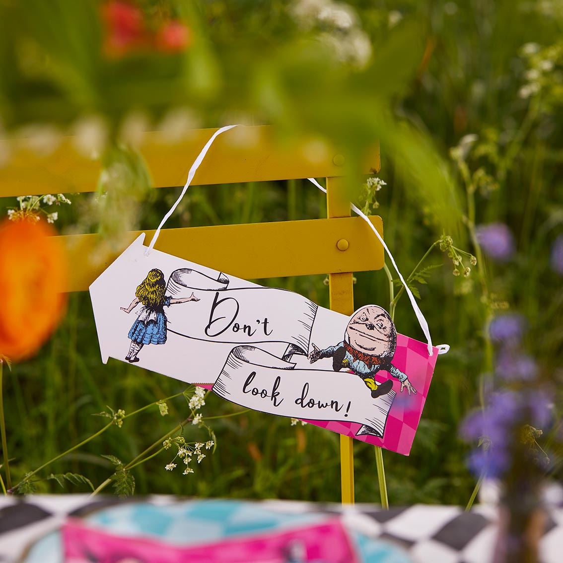 Alice in Wonderland Bright Hanging Paper Sign Decorations - 12 Pack ...
